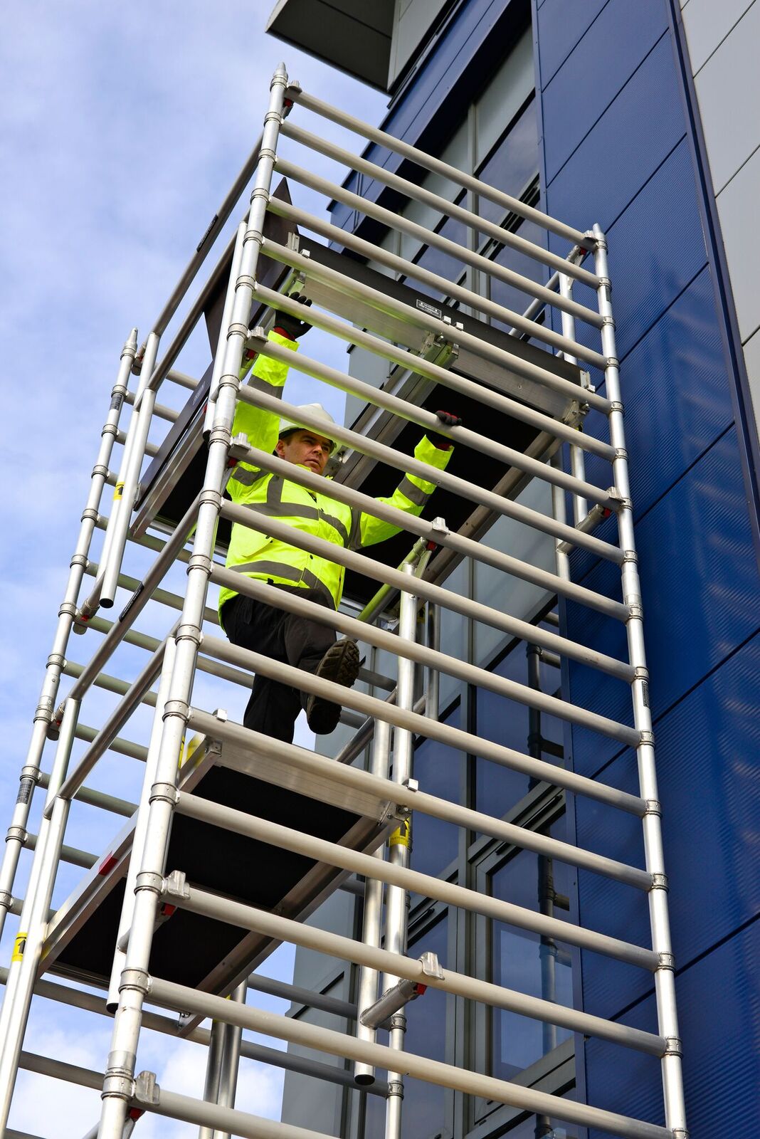 Tower Scaffold - Zig Zag Access